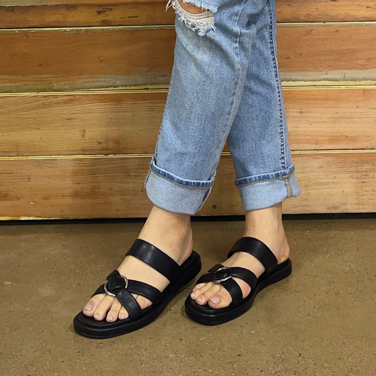 RING - BLACK – Yolo Shoes Emerald