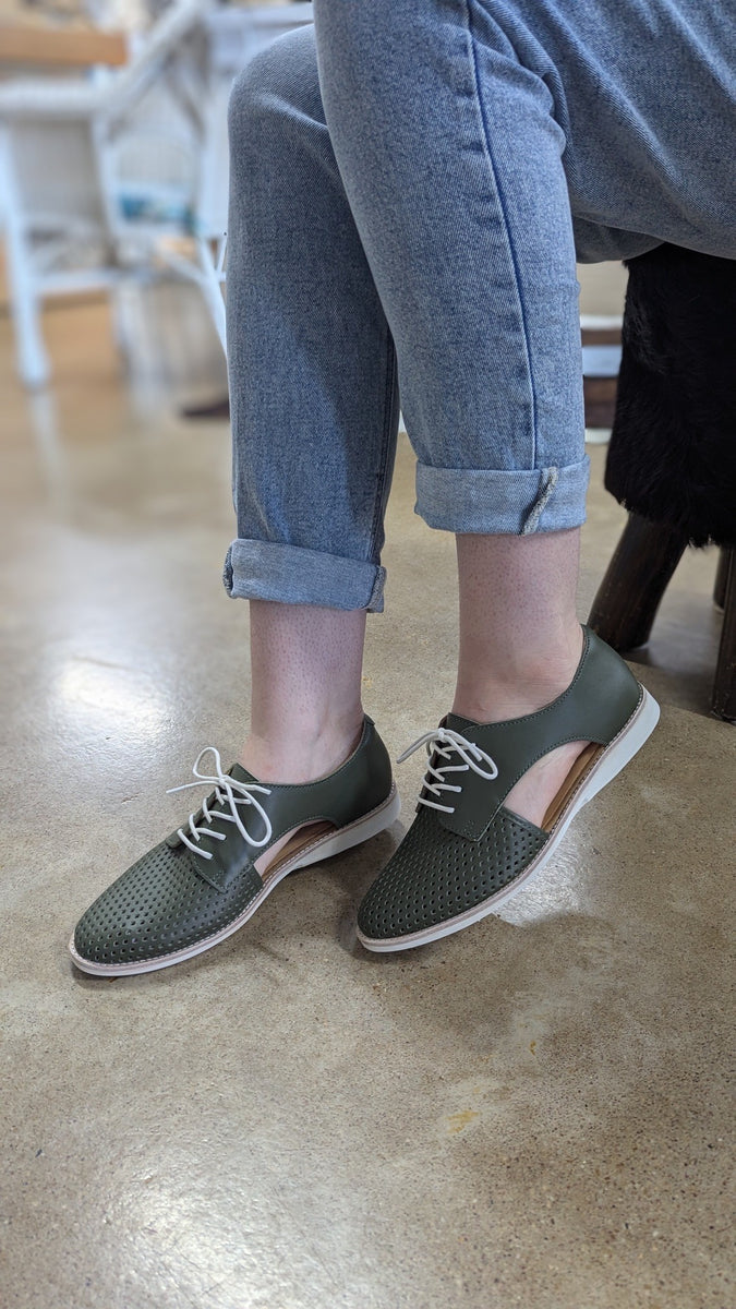 SIDECUT PUNCH - SEA KELP – Yolo Shoes Emerald